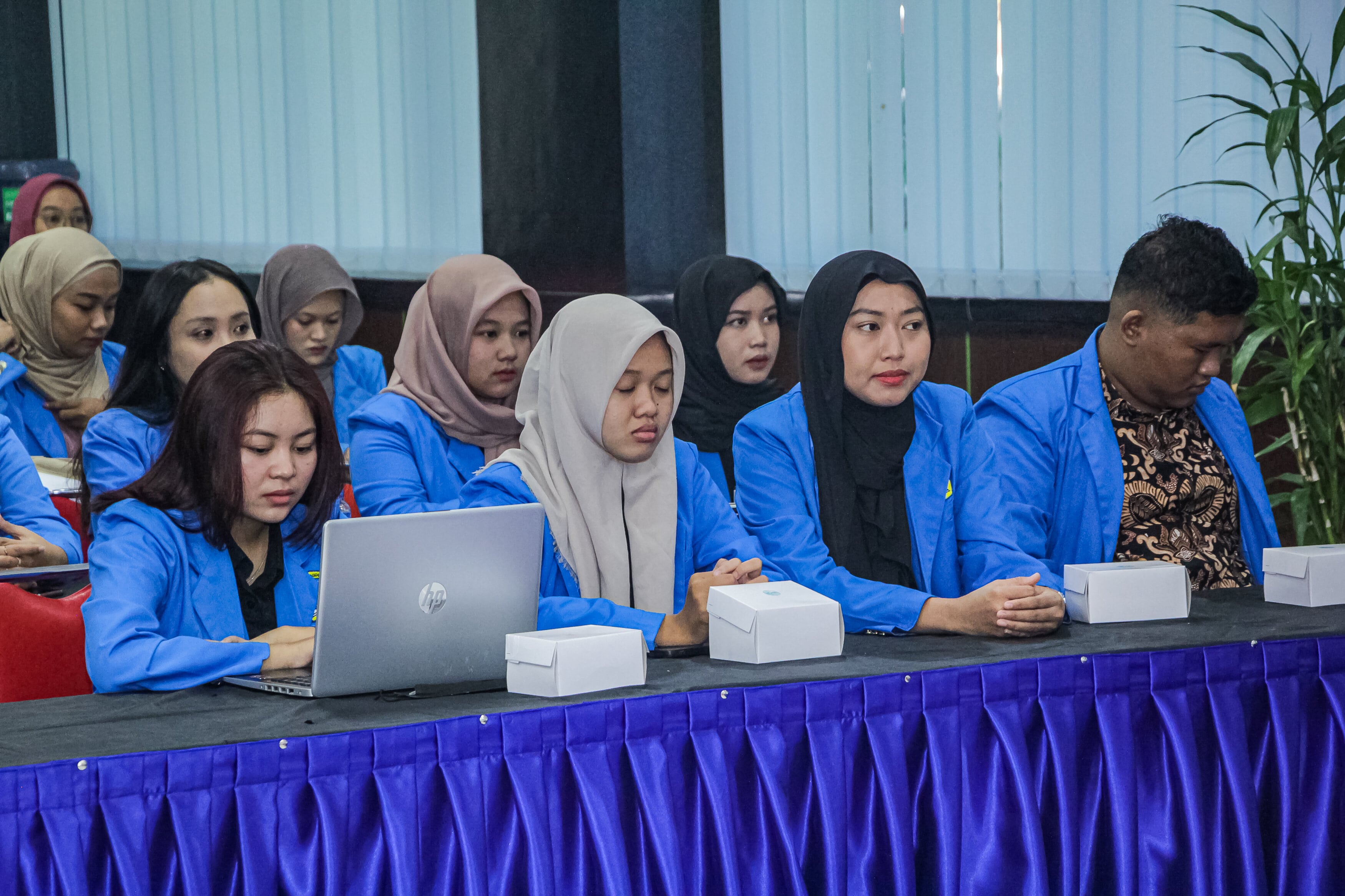 WORKSHOP PENGEMBANGAN BISNIS MAHASISWA PROGRAM PEMBINAAN MAHASISWA WIRAUSAHA (P2MW) UNIVERSITAS ...