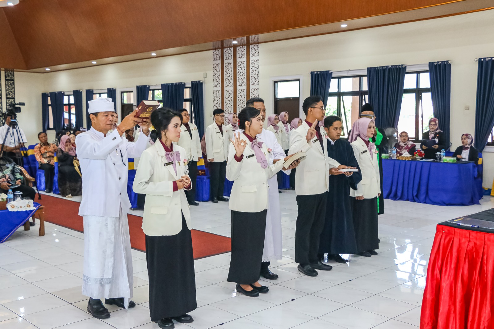 Sumpah Profesi dan Pelepasan Lulusan PSPPA I Fakultas Kesehatan ...